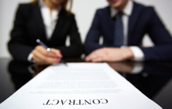 Litigio: qué es, elementos, tipos y ejemplos - Blogs UPN